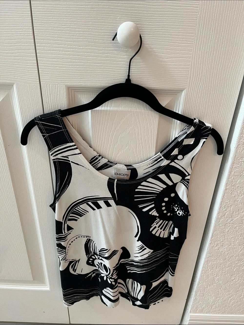 Chico's | Tops | Chicos Black And White Abstract Scoop Tank | Poshmark